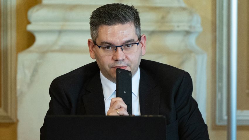 BEOL - Tizenkétmilliárd forintos Gyula idei költségvetése