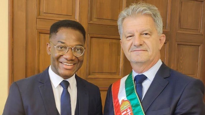 BEOL - Letette az állampolgársági esküt Benji atya