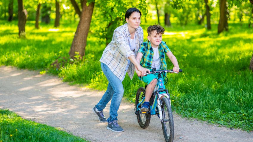 BEOL - Több a bicikliző gyerek, tudniuk kell a szabályokat
