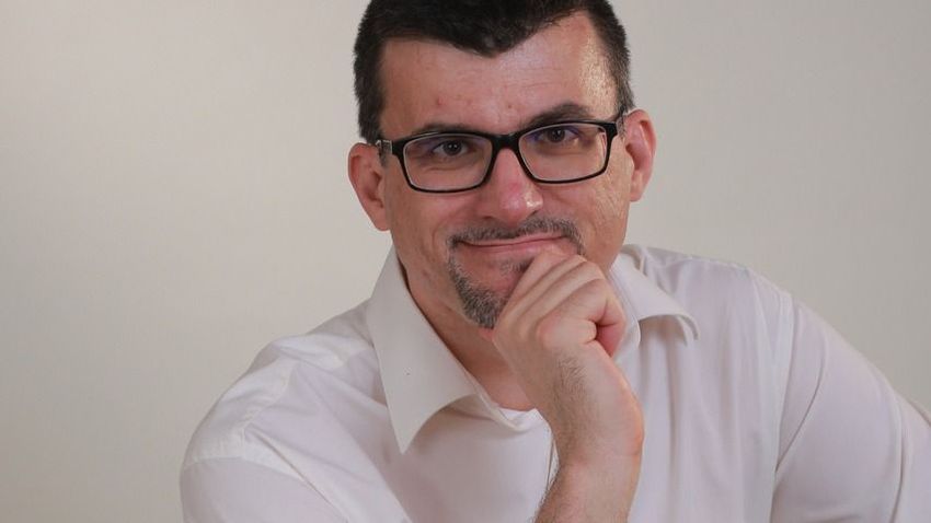 BEOL - Richter Érdemérem Különdíjat kapott dr. Bánhegyi Róbert János