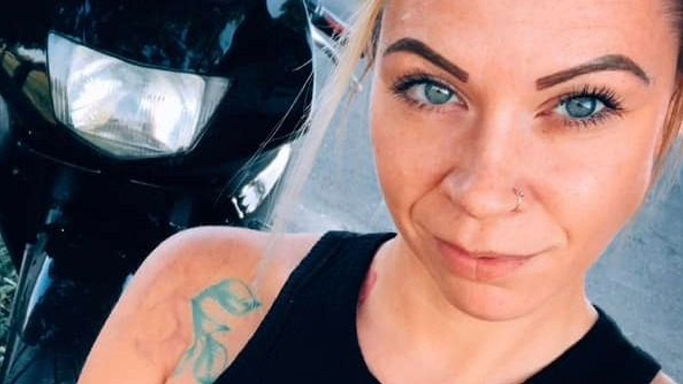 A macskaszemű Noémi lehet az ország legszebb szemű motorosa