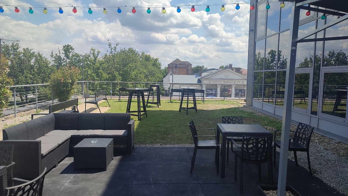 Rooftop bárt nyitottak a Csabagyöngye teraszán