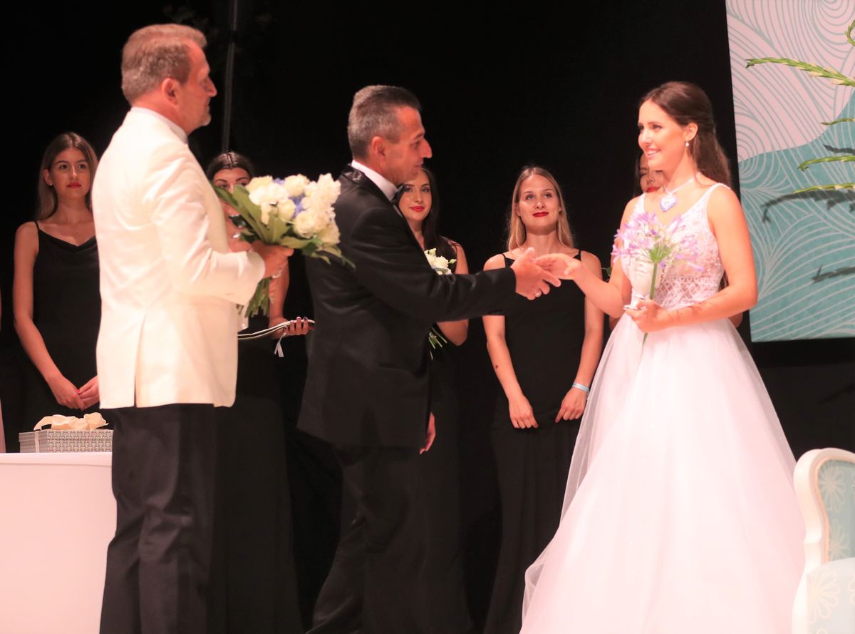 Őszinteségének tudja be füredi Anna-báli sikerét a békéscsabai Csenke Anna