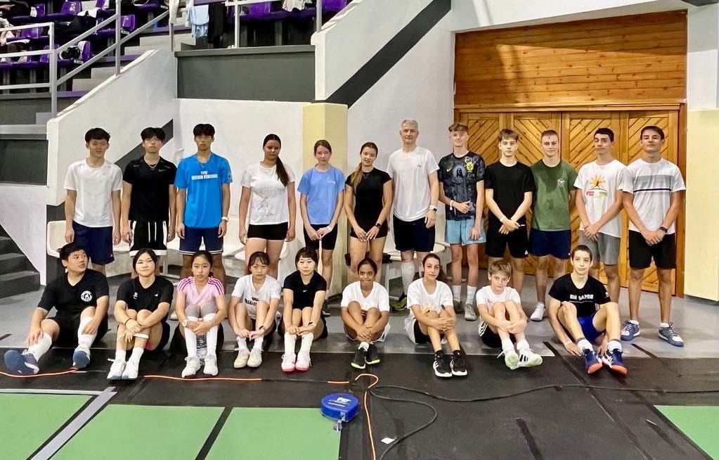 Nemzetközi edzőtábor: 24 országból érkeztek Békéscsabára vívók