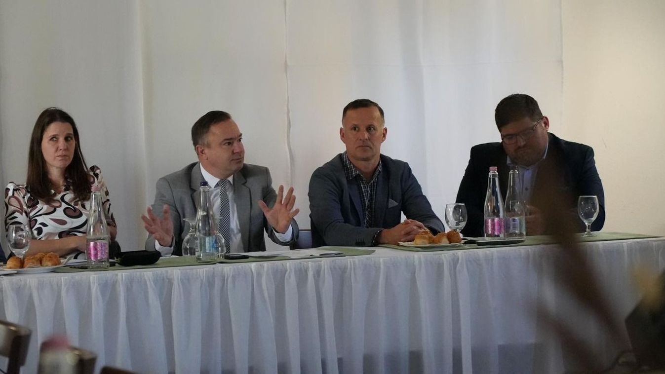 Az M47-es nyomvonaláról tárgyaltak a gazdákkal