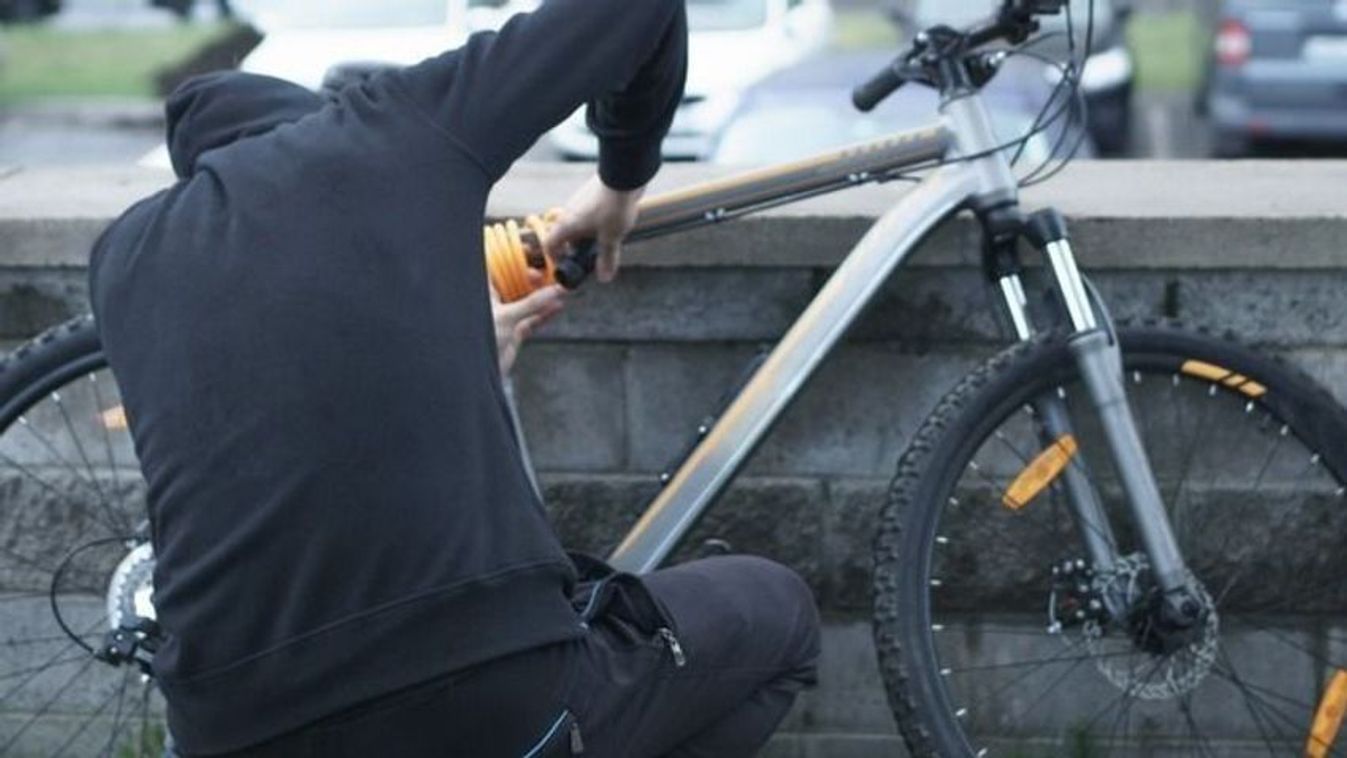 Hiába menekült ismerőséhez, gyorsan meglett a tolvaj