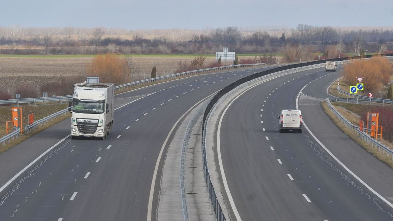 Autópálya-matrica 2026: fizetős M44 és gyorshajtási bírságok