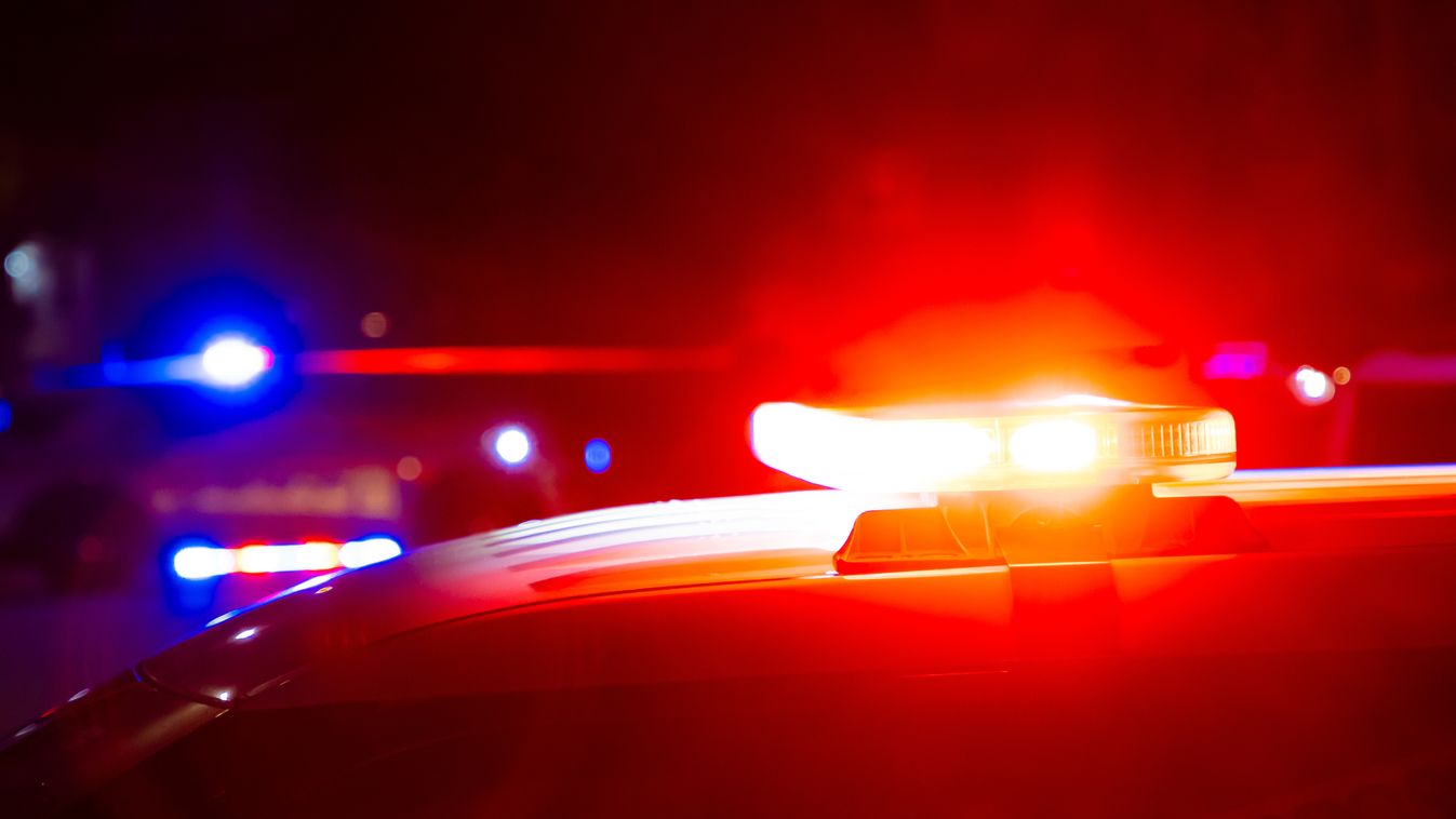 Teljes útzár, sok sérült: egymásba rohant két autó